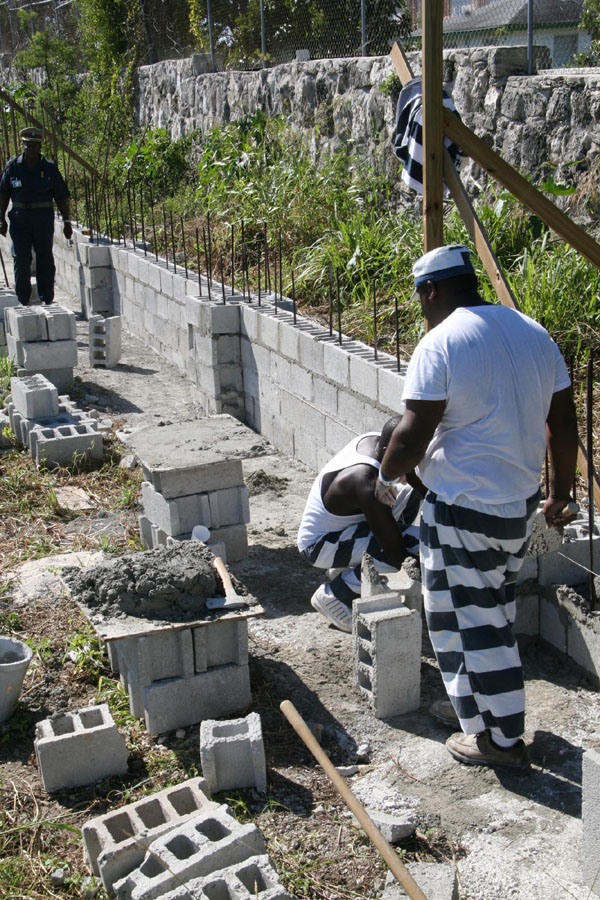 Over 30 scammed by prison inmate | Bahamaspress.com