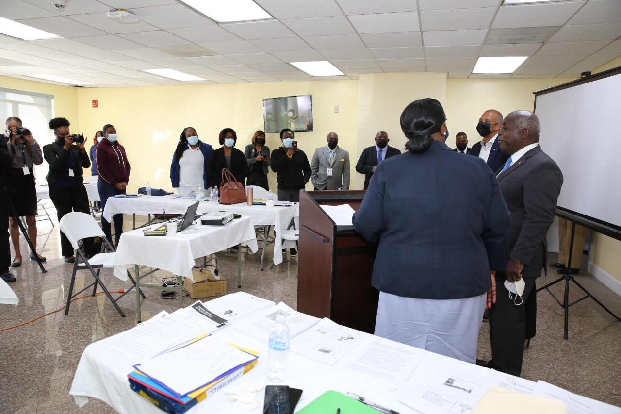 Prime Minister Davis thanks nurses for their sacrifices | Bahamaspress.com