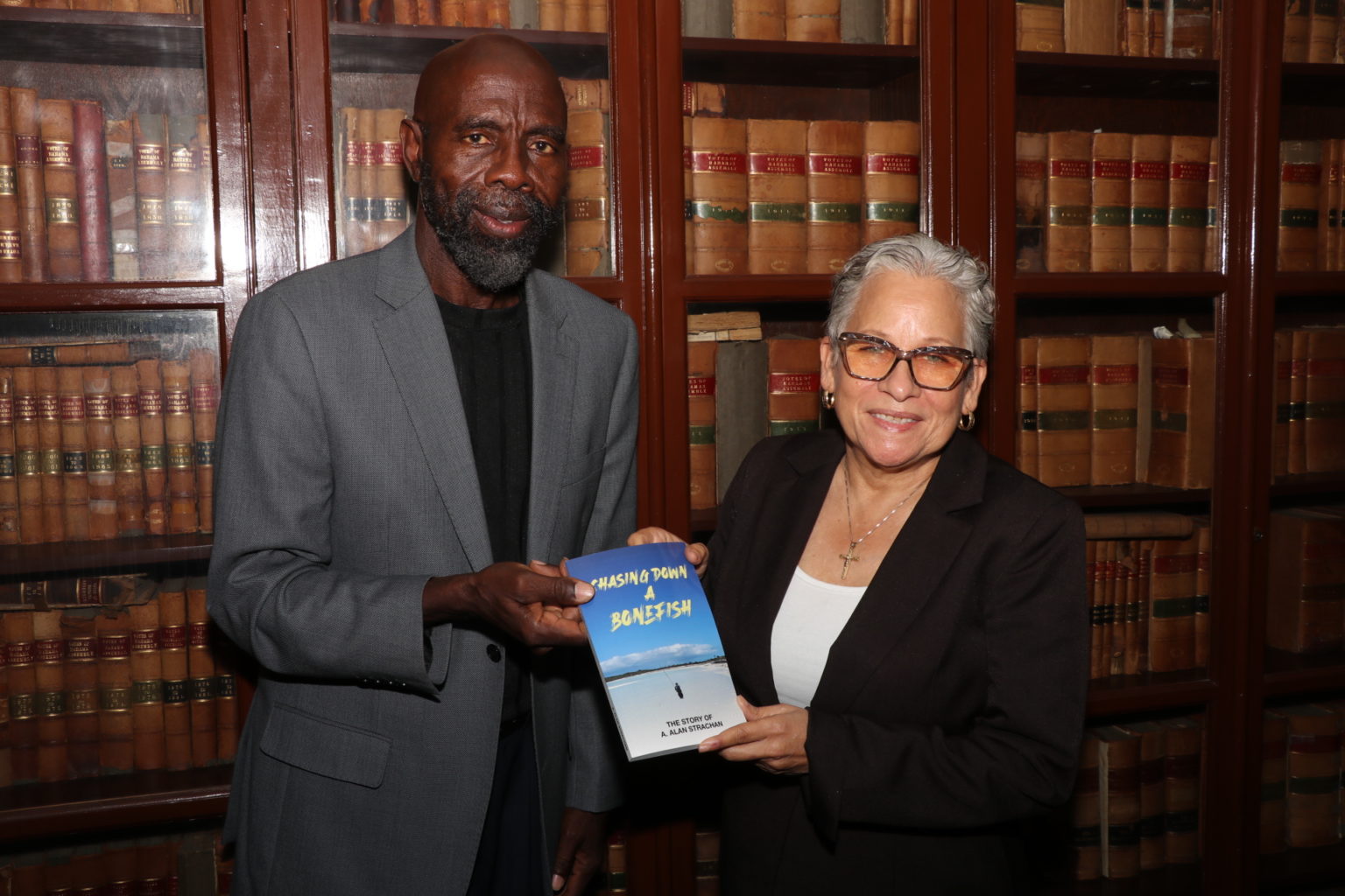 Rev A. Alan Strachan Presents Memoir to PM Davis | Bahamaspress.com