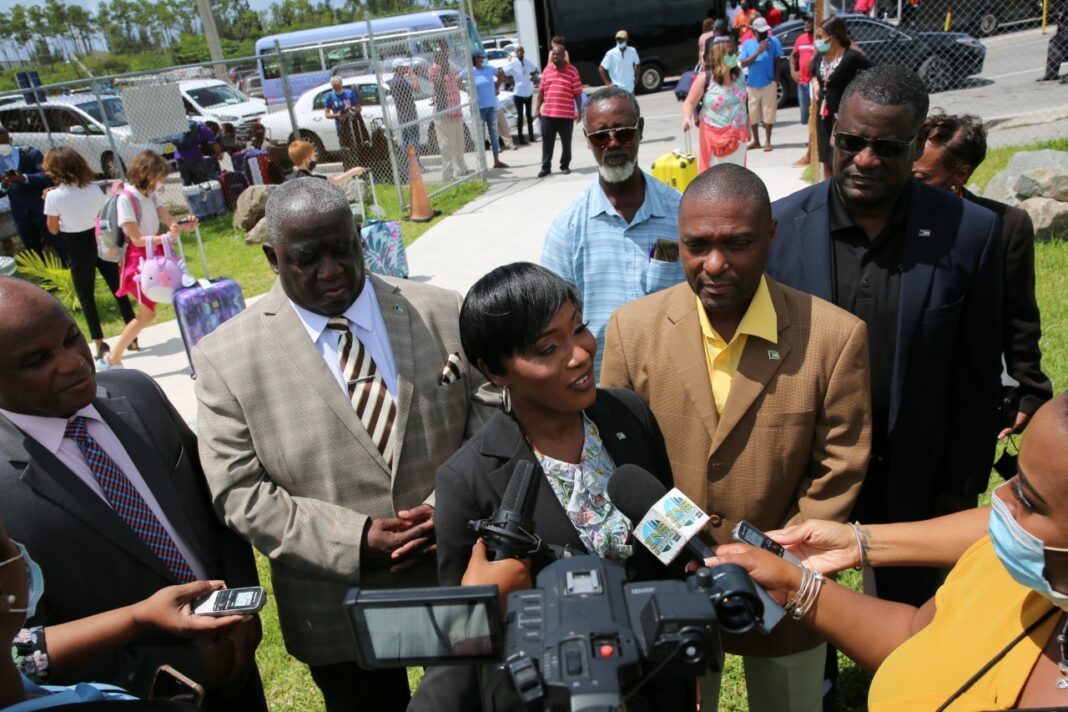 Full Orlando flight arrives to pomp and pageantry | Bahamaspress.com