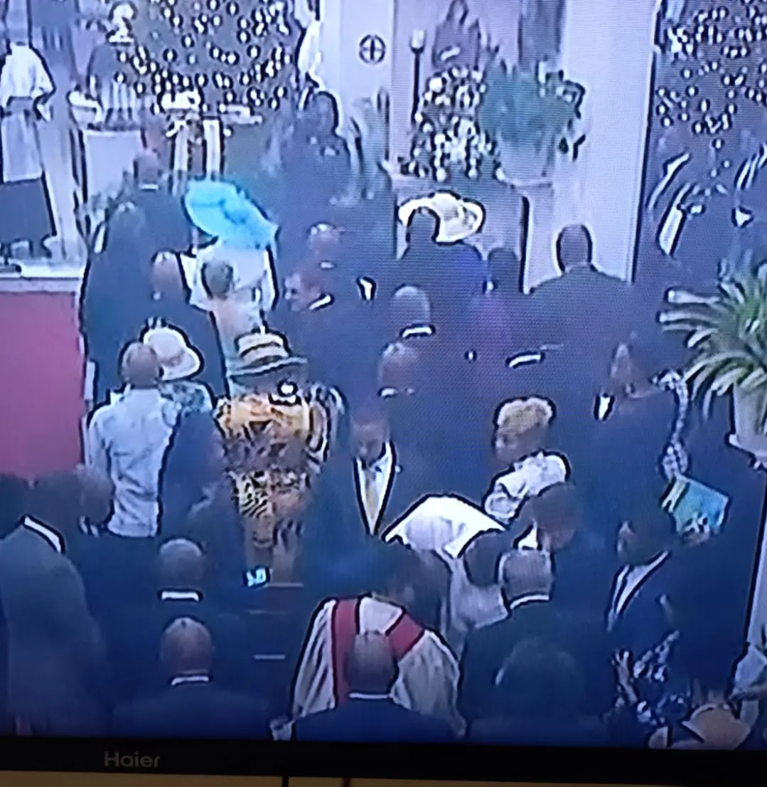 REV’D Dr. C. B Moss collapses in St. AGNES CHURCH… | Bahamaspress.com