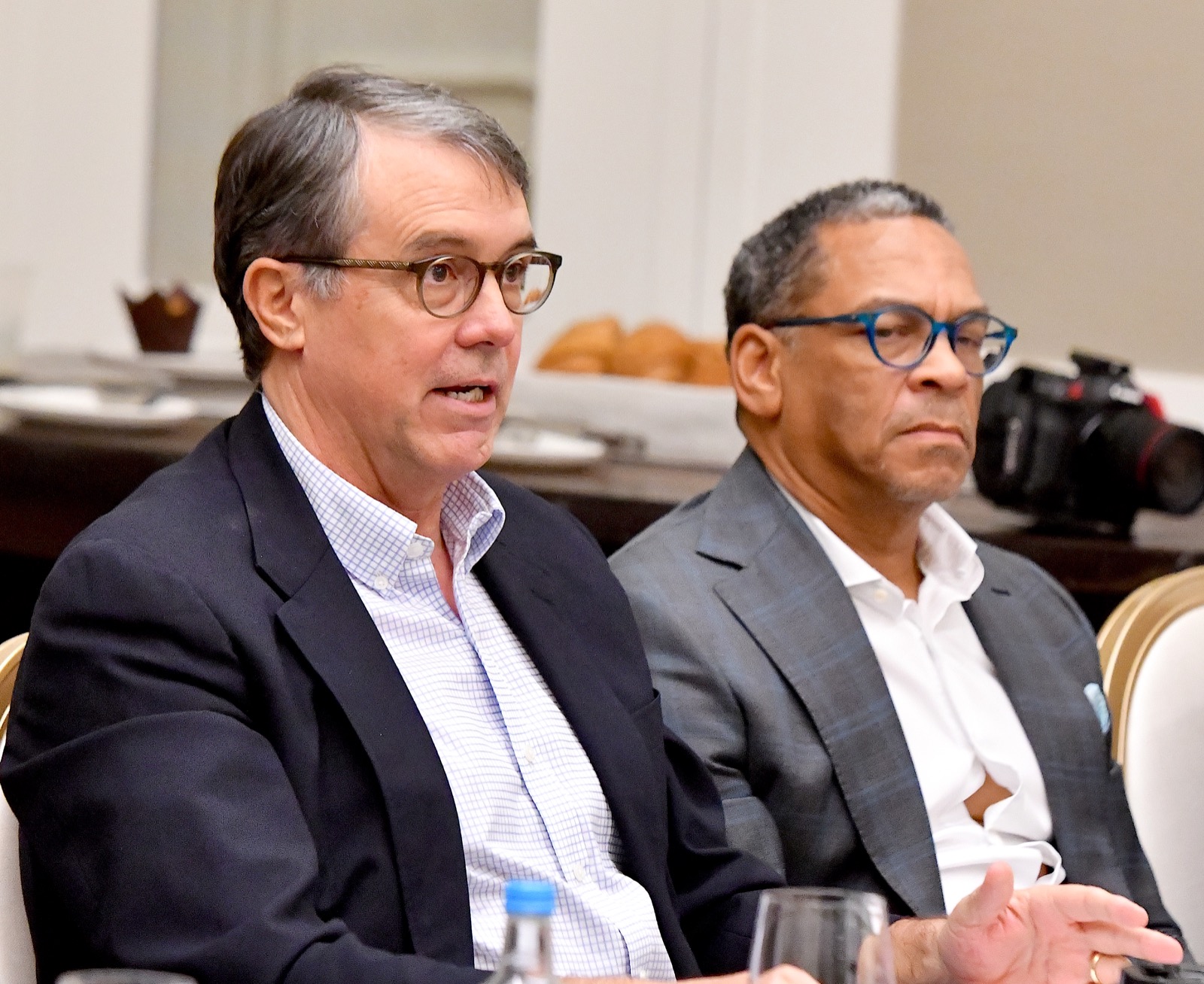 Prime Minister Davis meet in Business Round Table with business leaders ...