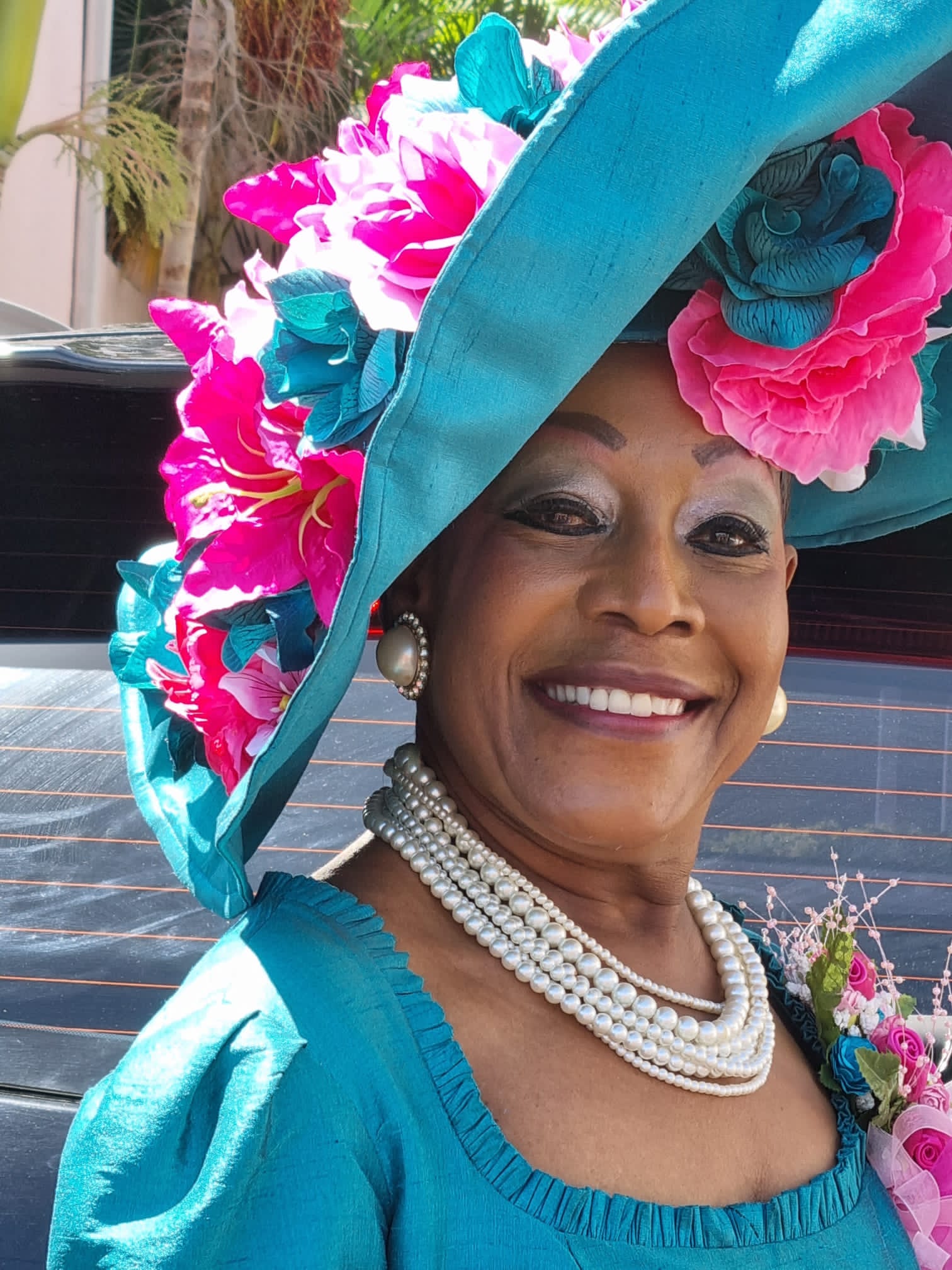 Mother Betty Elizabeth Davis Thompson died just moments ago ...