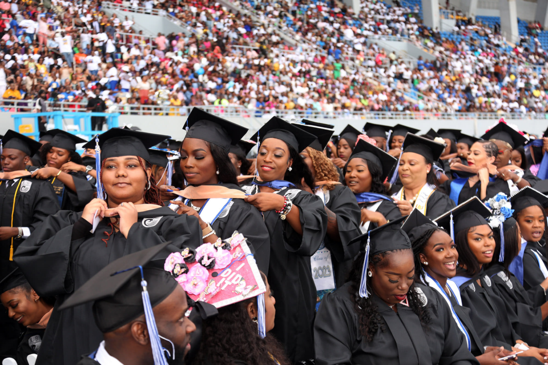 University of The Bahamas Graduates More than 500 in 2023 Commencement ...
