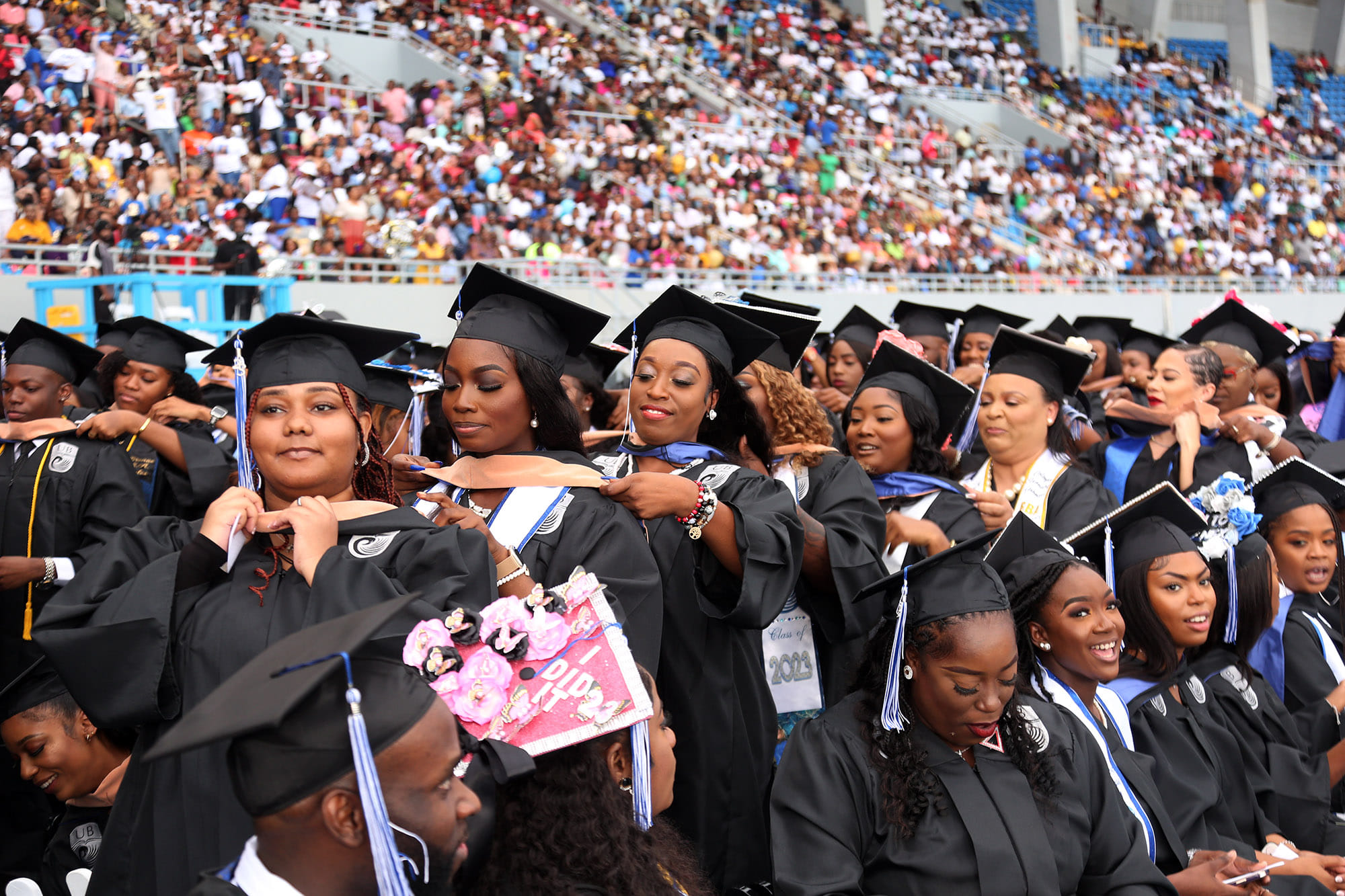 University of The Bahamas Graduates More than 500 in 2023 Commencement ...