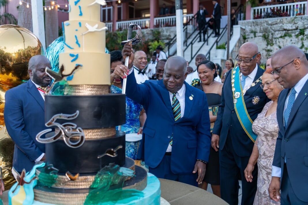 Ceremonial Cake-Cutting at the Independence State Reception ...