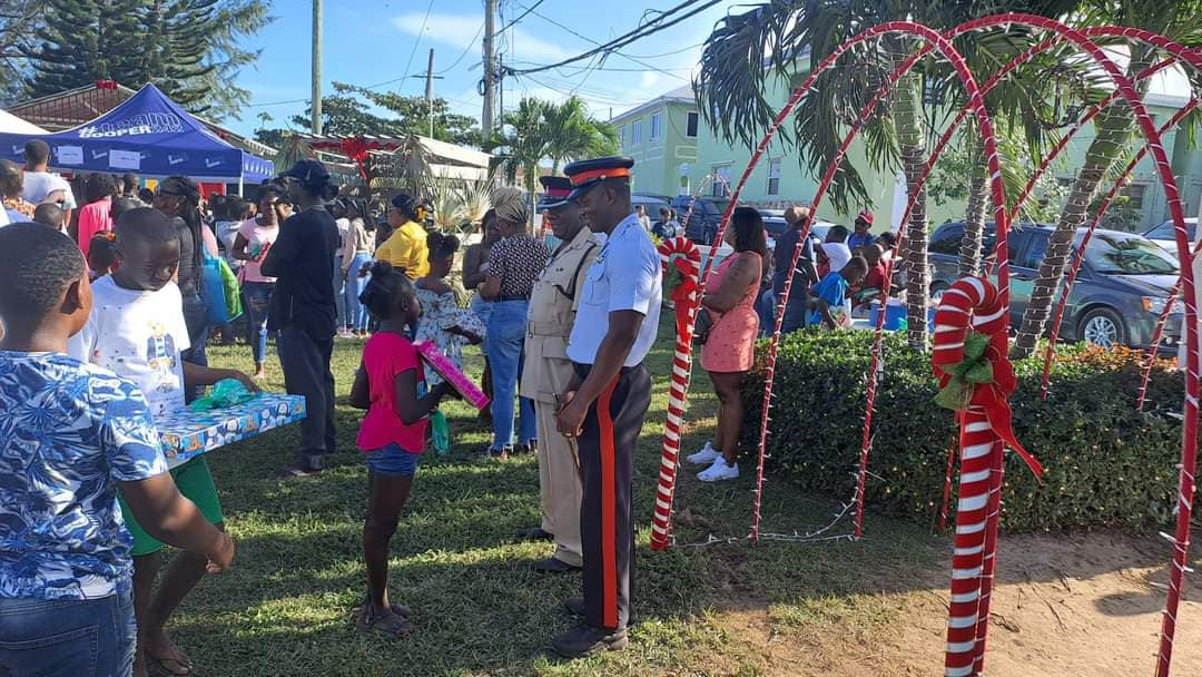 Christmas extravaganza in EXUMA as DPM Chester and Cecilia Cooper ...