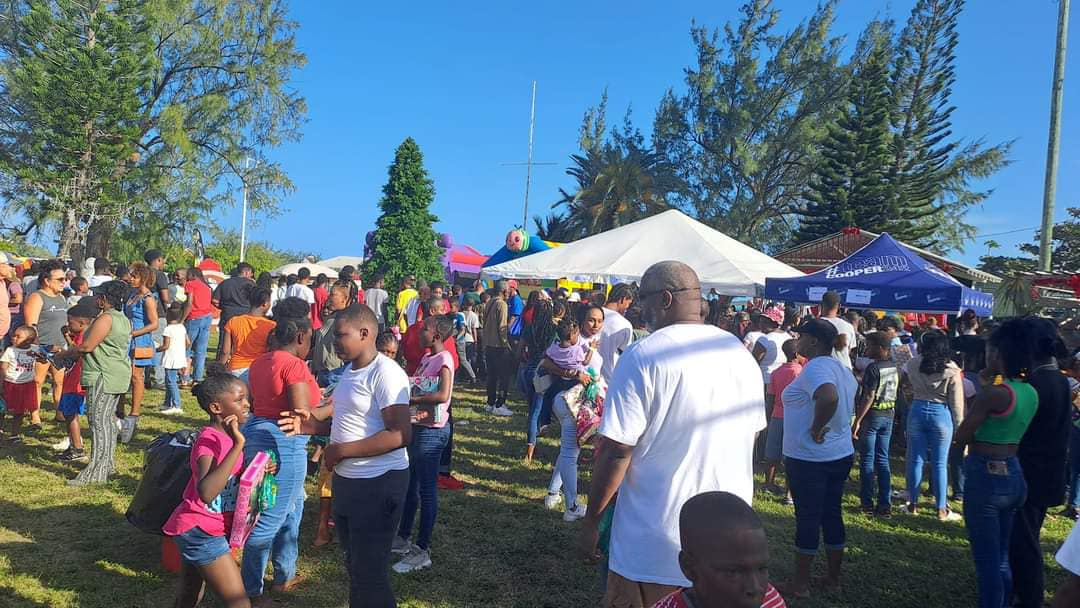 Christmas extravaganza in EXUMA as DPM Chester and Cecilia Cooper ...