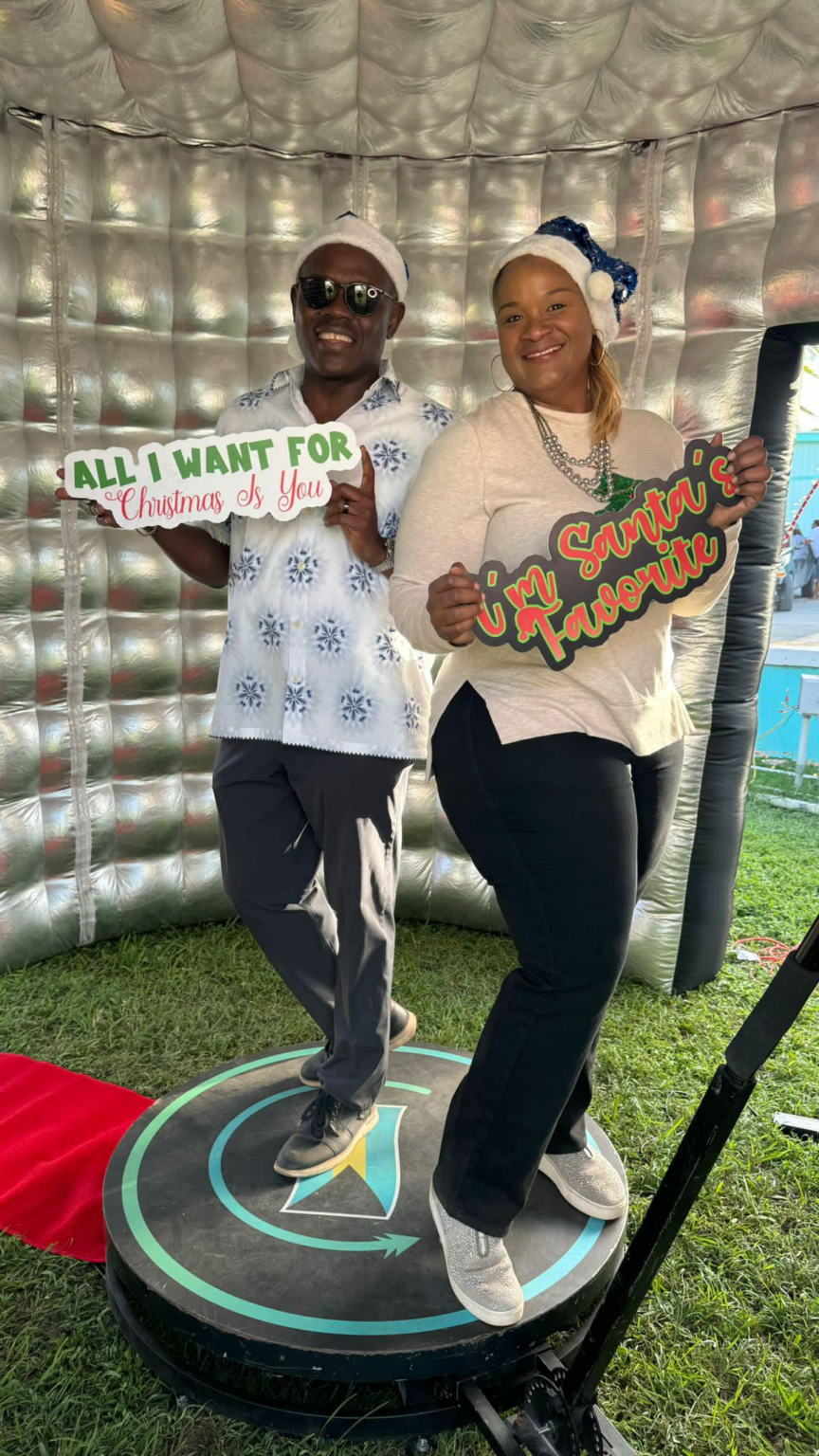 Christmas extravaganza in EXUMA as DPM Chester and Cecilia Cooper ...