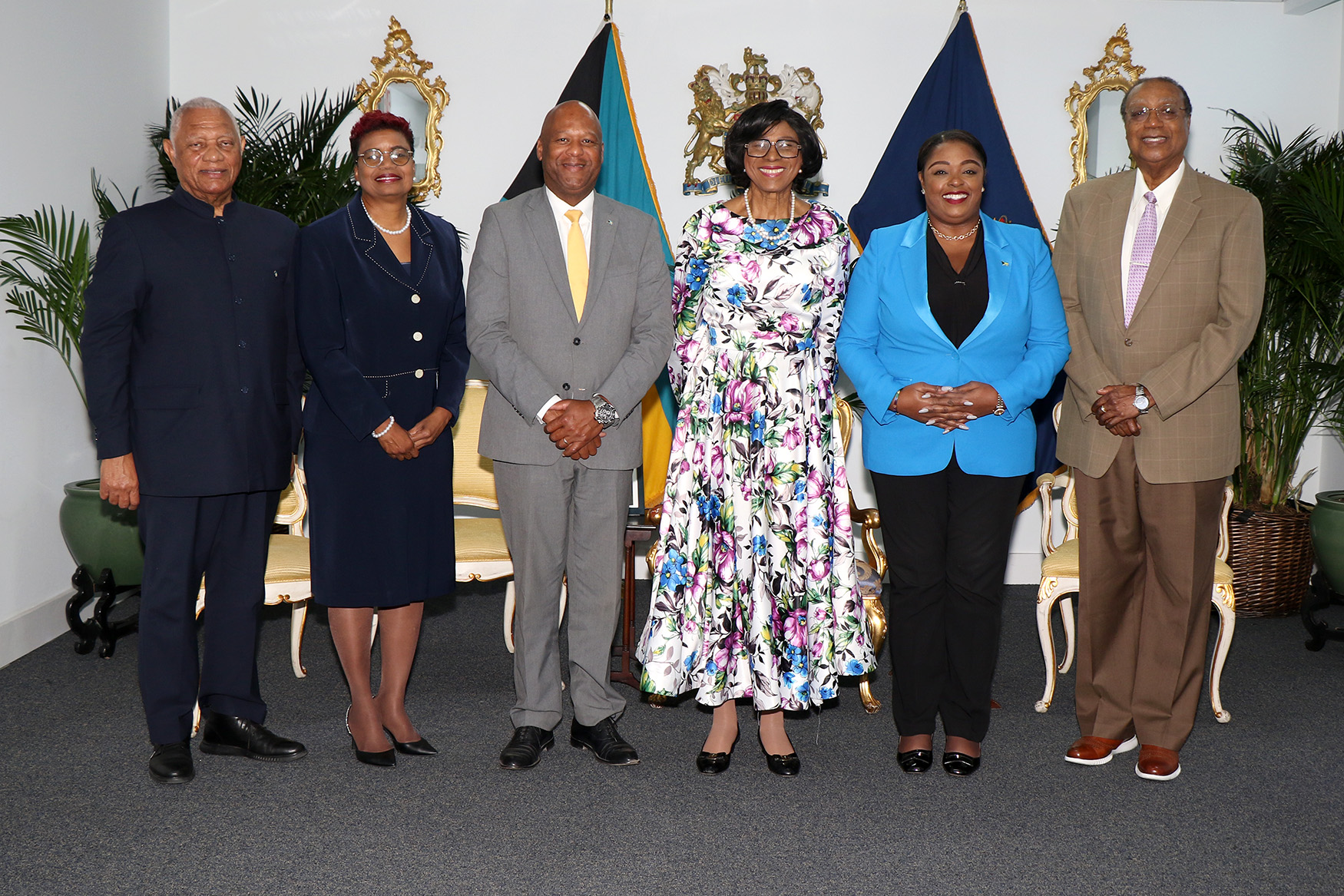 Former Prime Minister Christie and Urban Renewal Co-Chairs pay a ...
